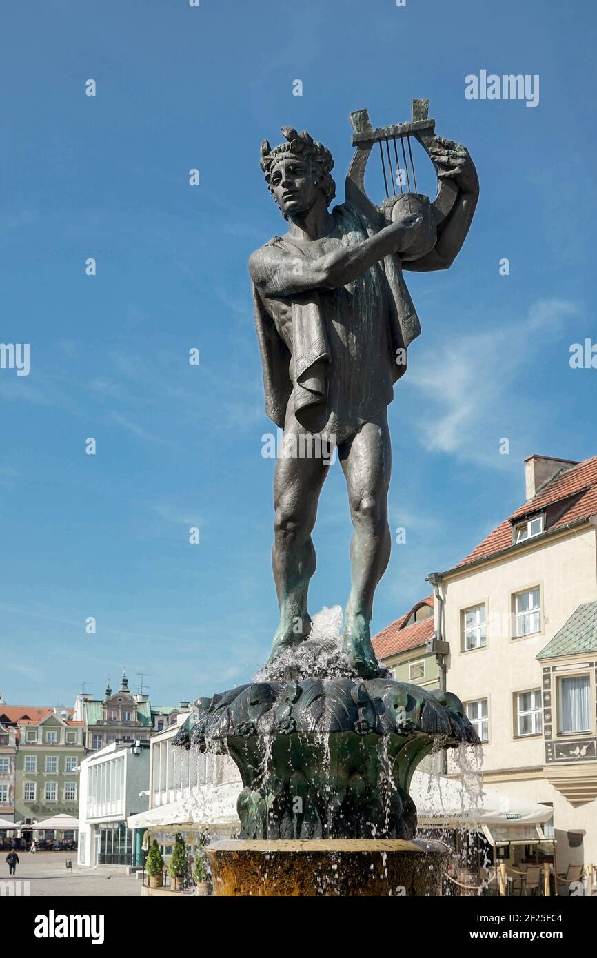 Statue apollo with lyre hi-res stock photography and images - Alamy