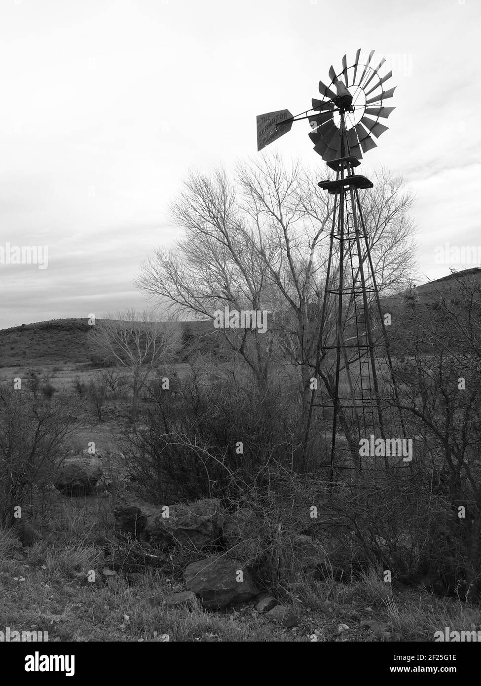 Squeaking rusty windmill hi-res stock photography and images - Alamy