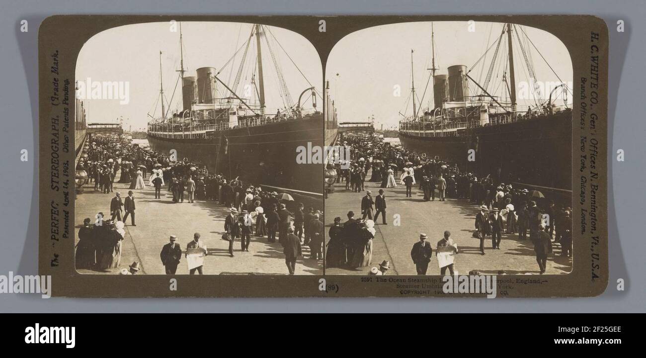 Stoomschip Umbria in de haven van Liverpool; The Ocean Steamship ...