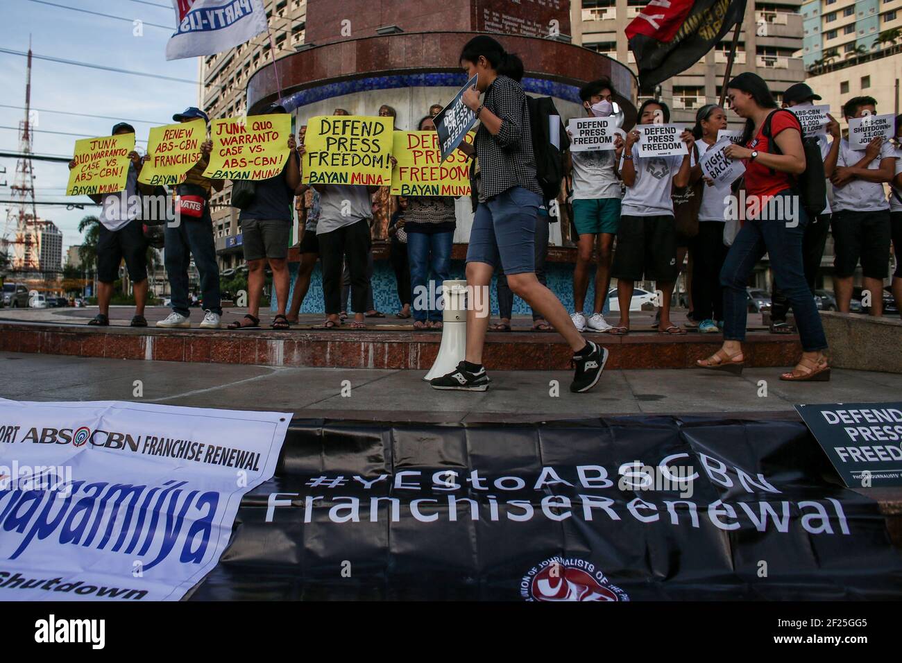 Filipino protestor filipino hi-res stock photography and images - Alamy