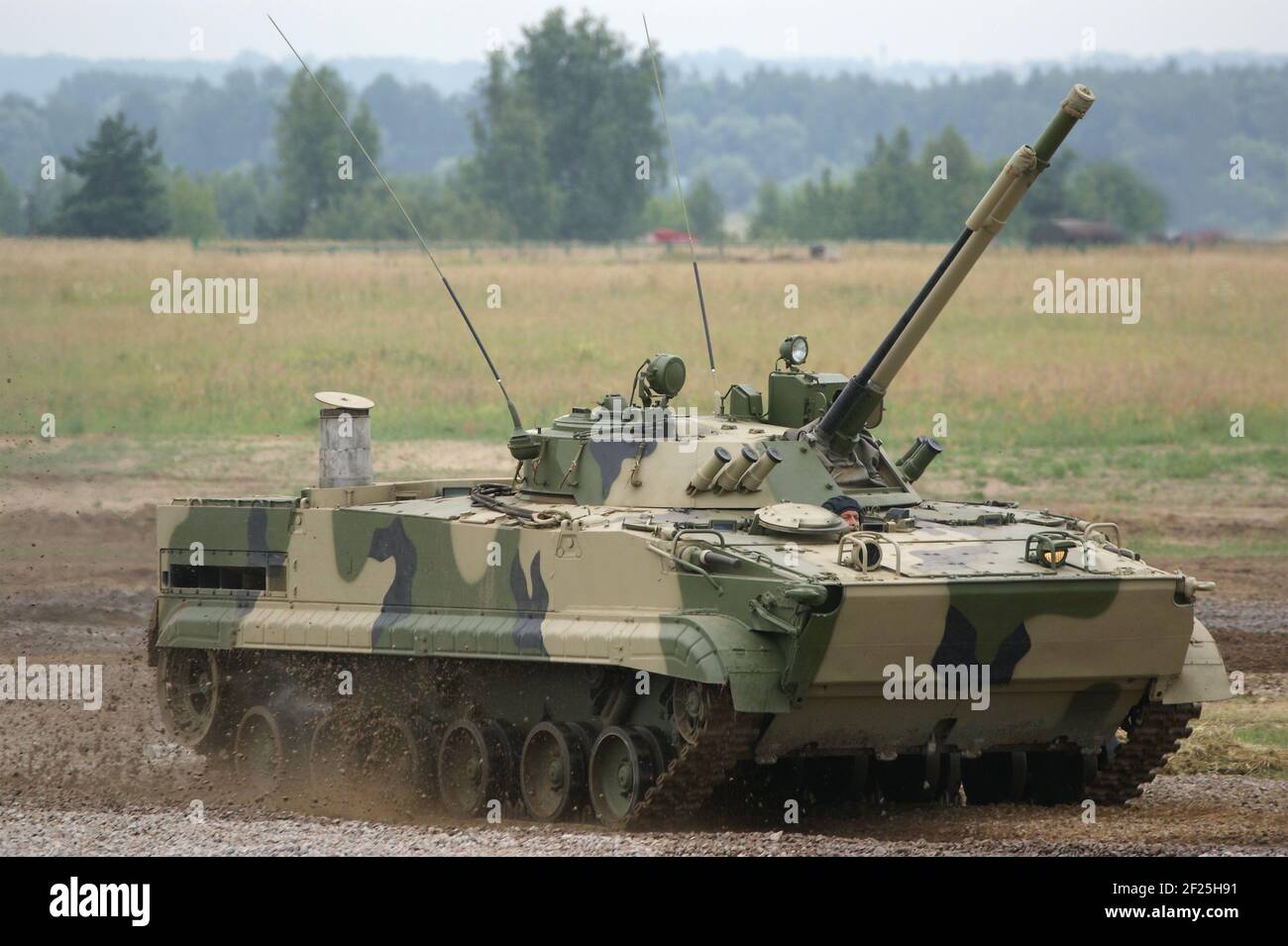 T 80 main battle tank hi-res stock photography and images - Alamy