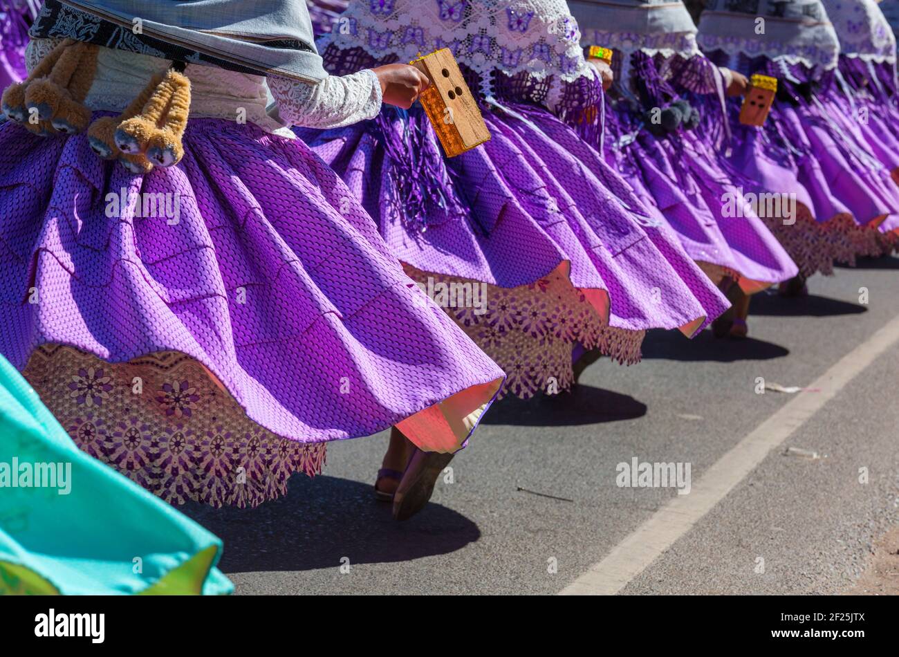 Peruvian folk dance hi-res stock photography and images - Alamy