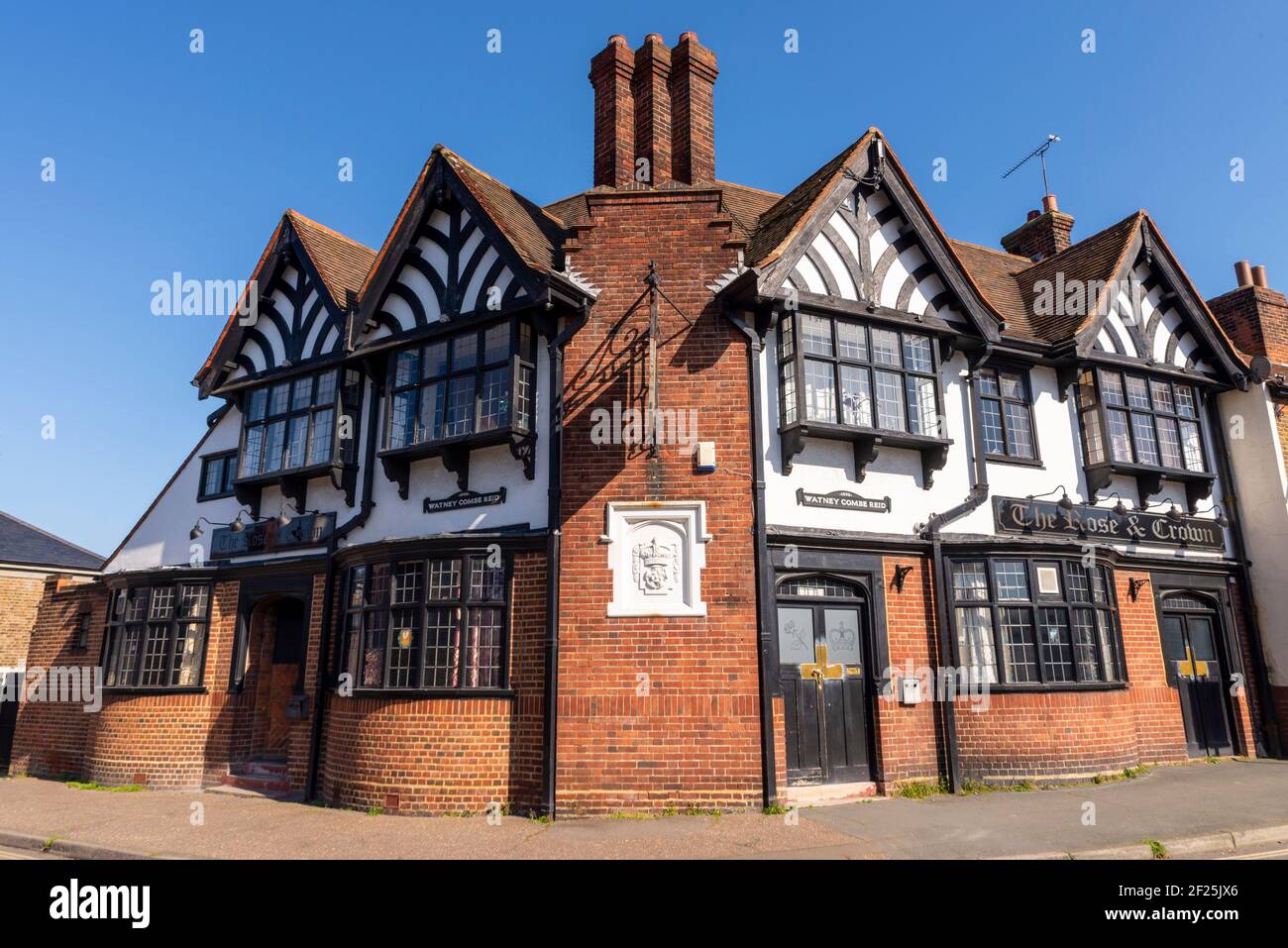 The Rose and Crown pub in Rochford, Essex, UK. Built in 1803 as the ...