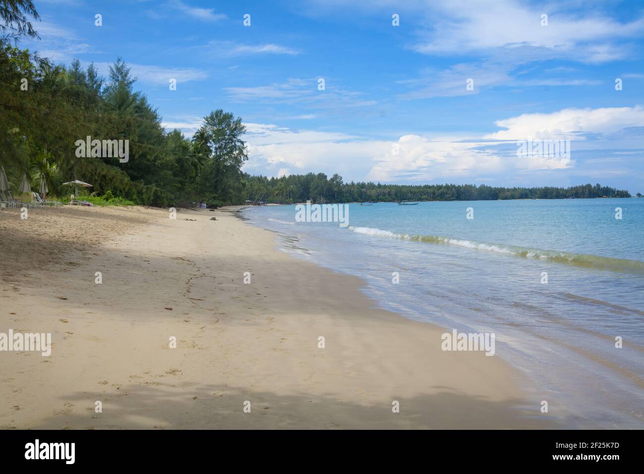 Small waves on beach hi-res stock photography and images - Alamy