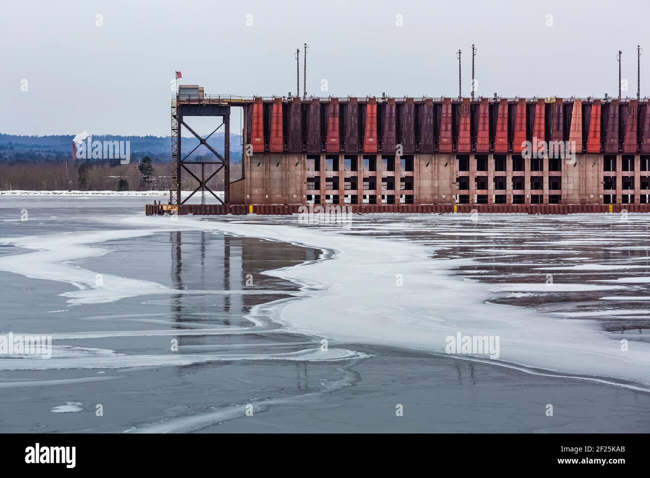 Ore loading hi-res stock photography and images - Alamy