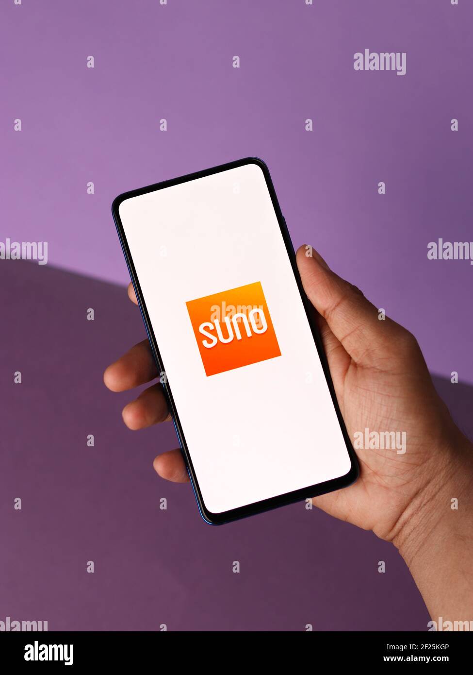 Suno app hi-res stock photography and images - Alamy