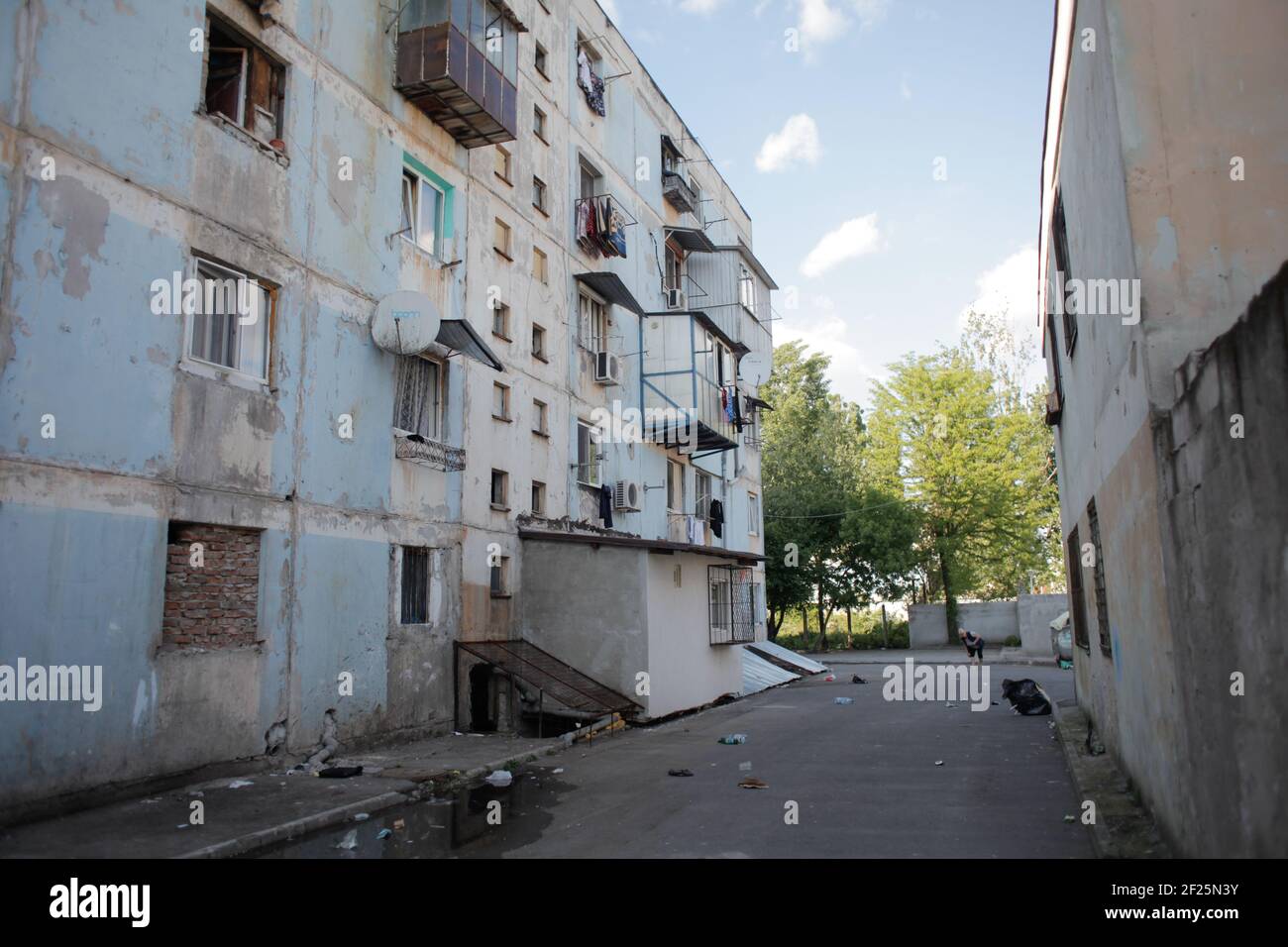Ghetto neighborhood hi-res stock photography and images - Alamy
