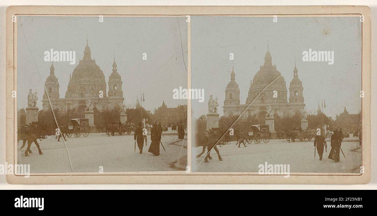 Building with dome in Vienna; Weenen 1902 Stock Photo - Alamy