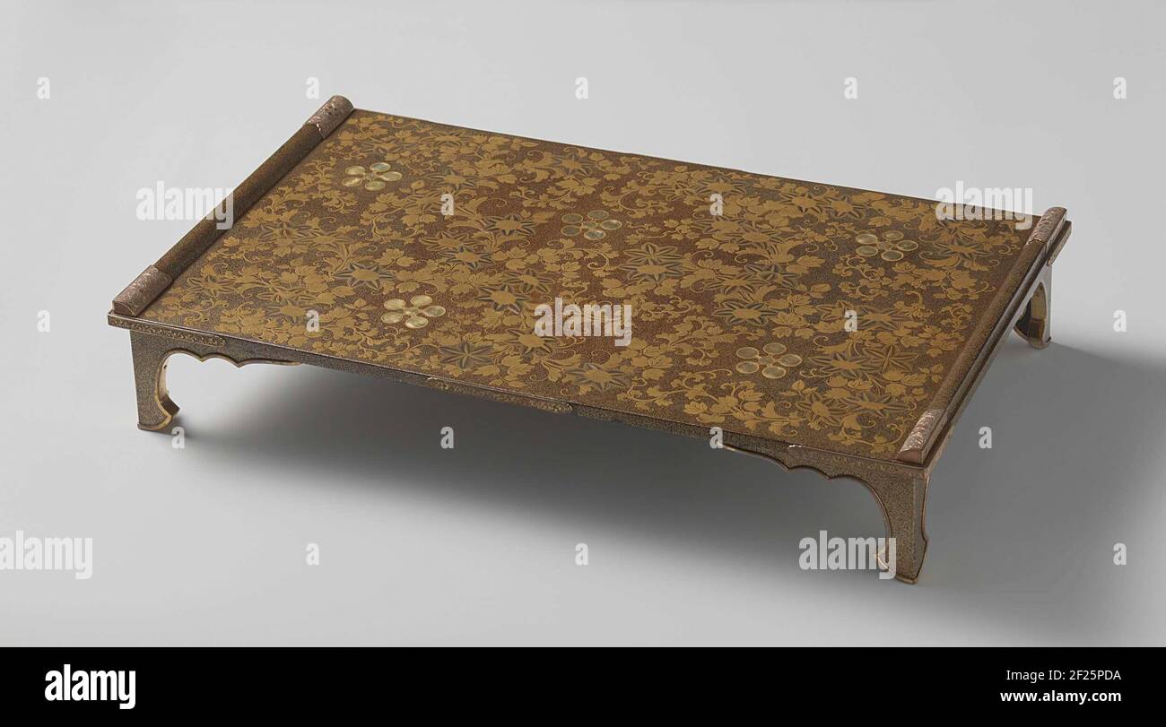 Maeda clan crest hi-res stock photography and images - Alamy