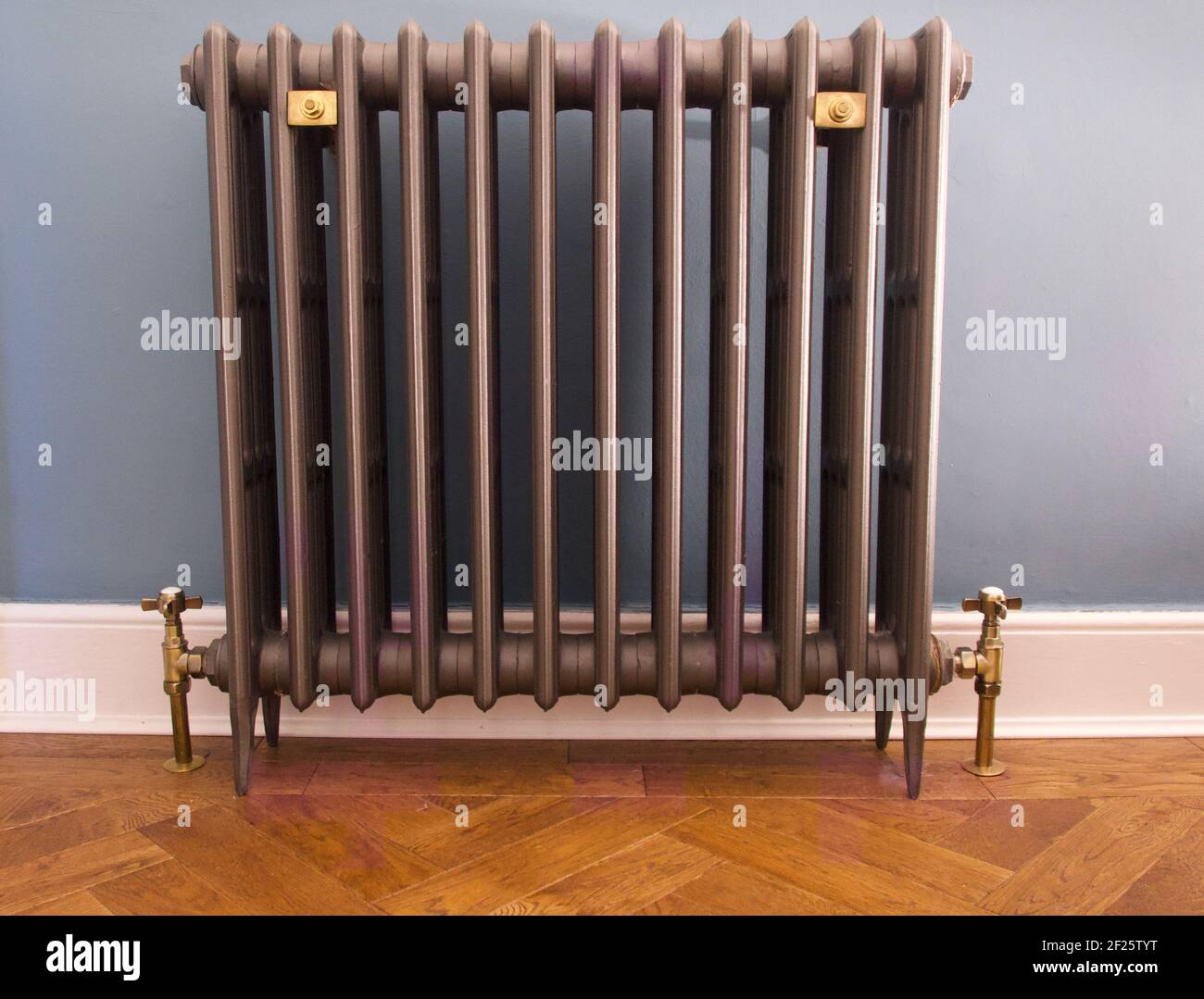 Brass radiator hi-res stock photography and images - Alamy