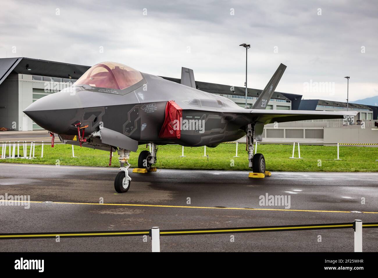 Italian Air Force Lockheed Martin F-35A Lightning II MM7360 Fighter jet ...