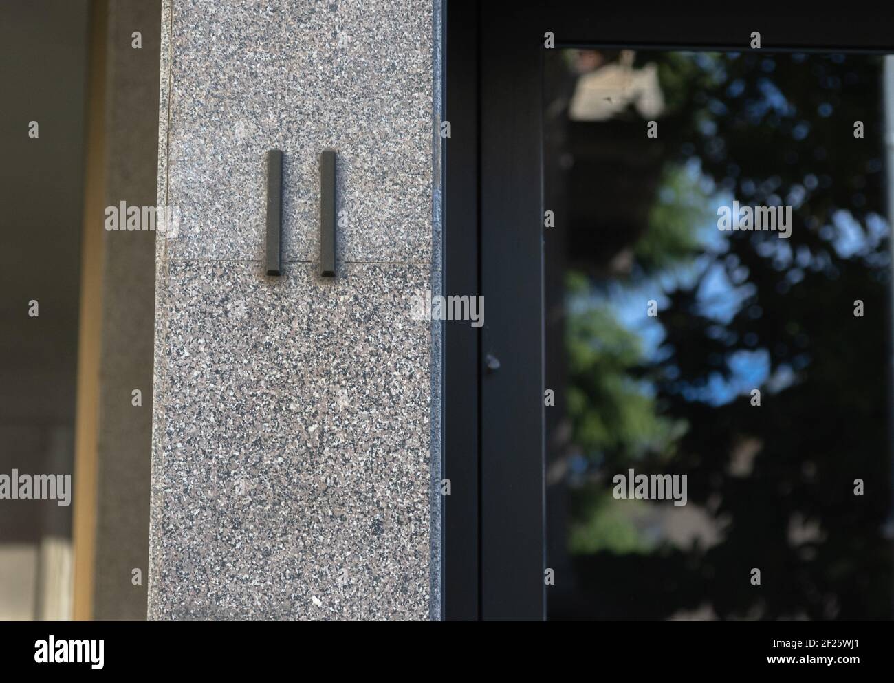 House number 11 sign hi-res stock photography and images - Alamy