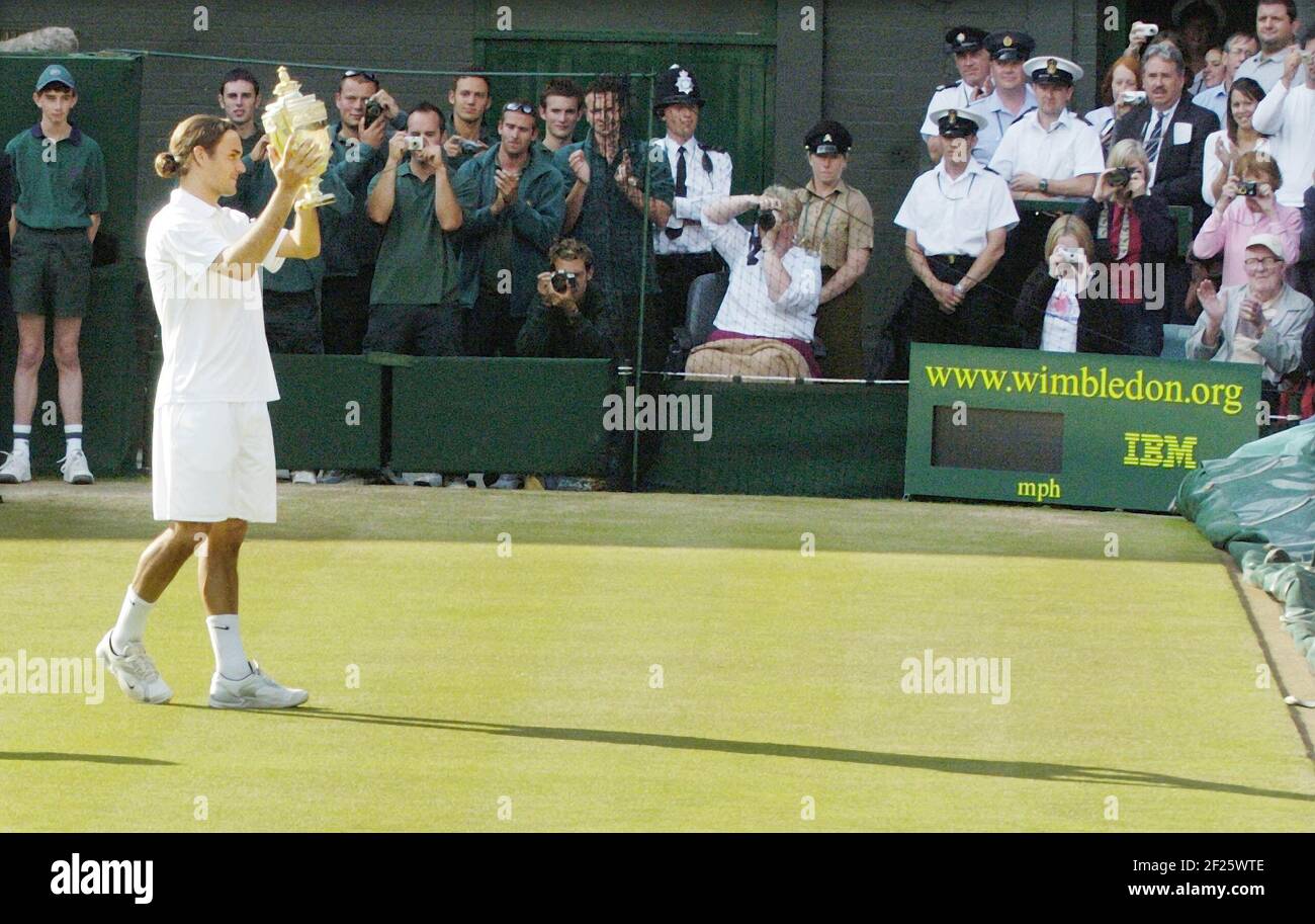 At the wimbledon tennis champioships hi-res stock photography and ...