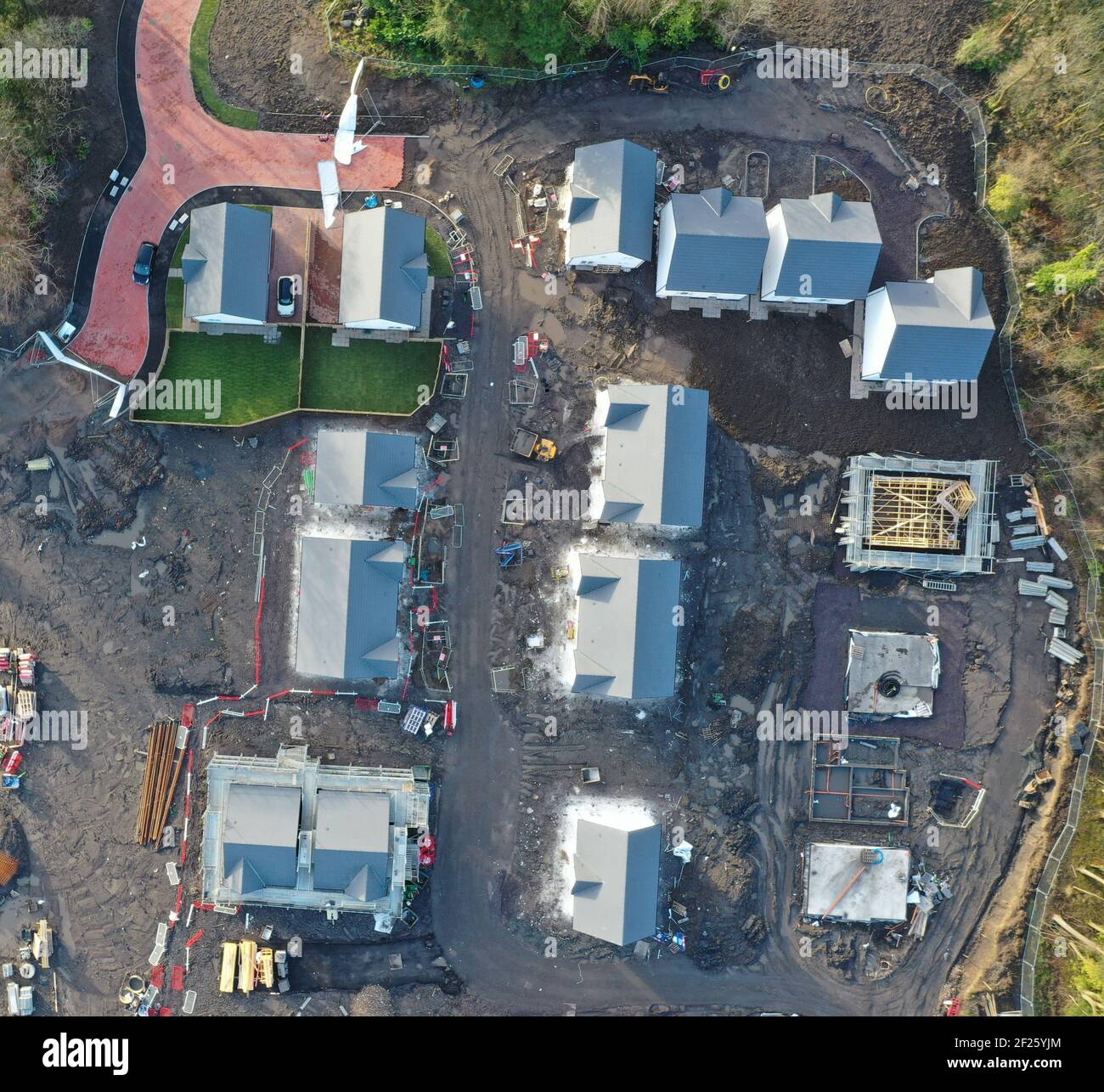 New build home estate aerial uk hi-res stock photography and images - Alamy