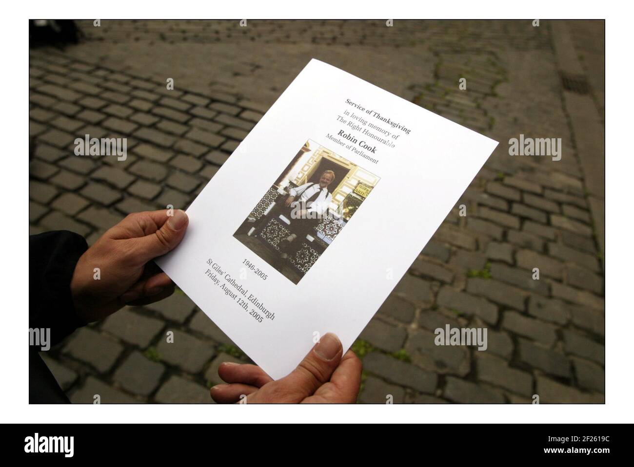 Robin Cook's Funeral at St. Giles Cathedral in Edinburgh.pic David ...
