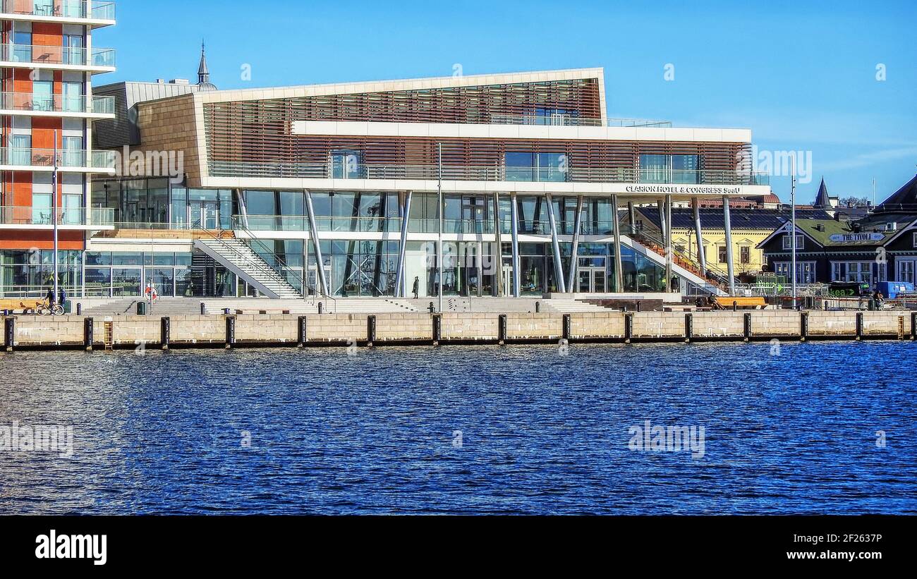 Modern sea and waterfront hotel hi-res stock photography and images - Alamy