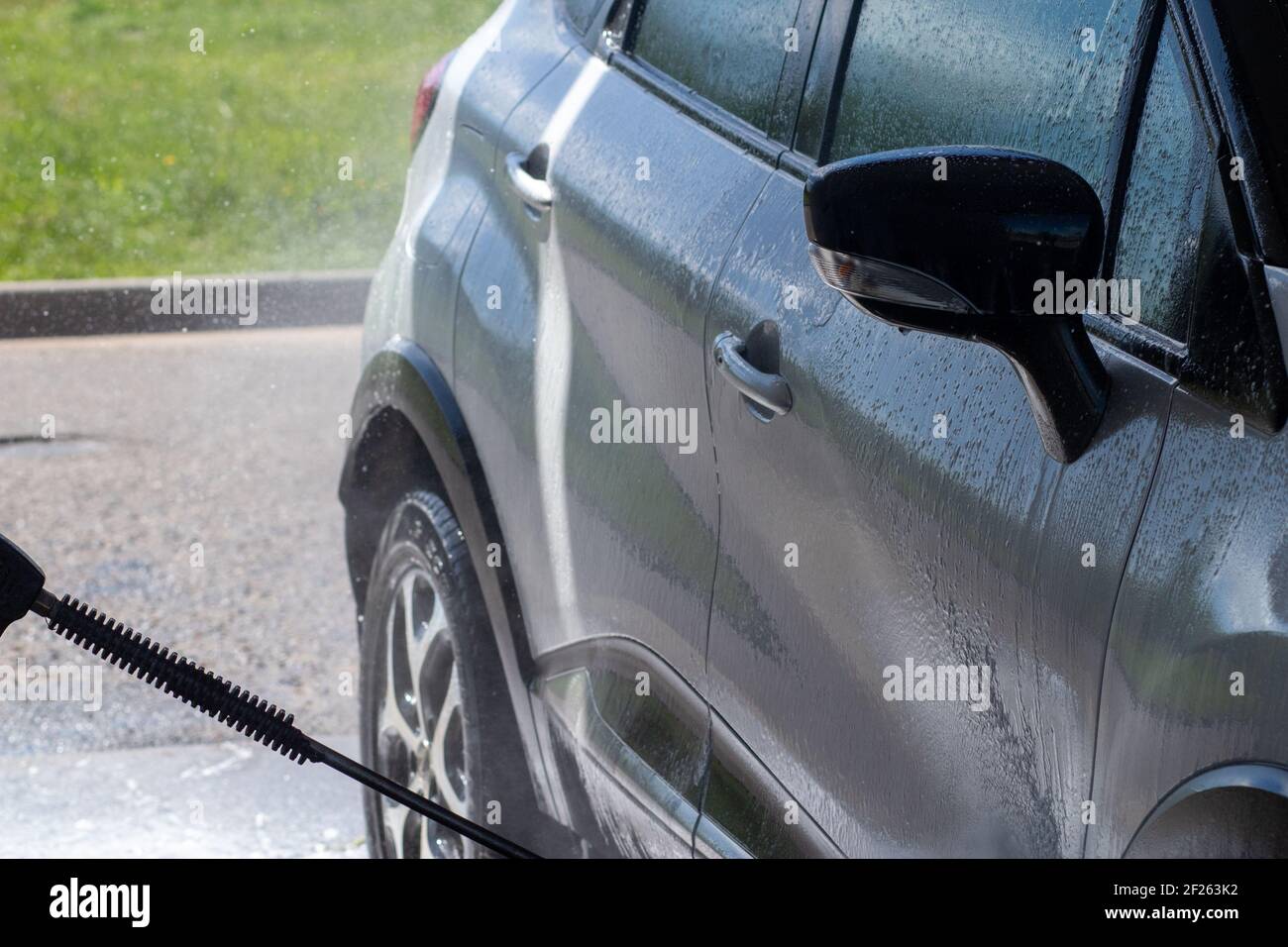 Car body cleaning hi-res stock photography and images - Alamy