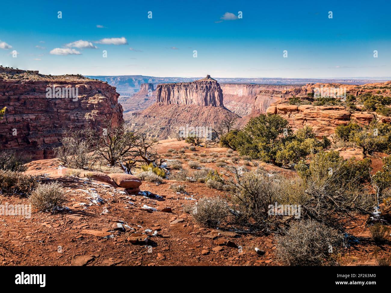 Holeman Spring Canyon Overlook in the Island in the sky National Park ...
