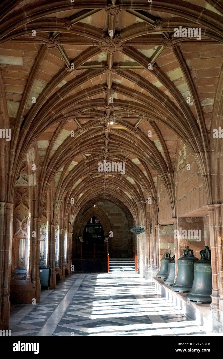 Worcester cathedral interior hi-res stock photography and images - Alamy