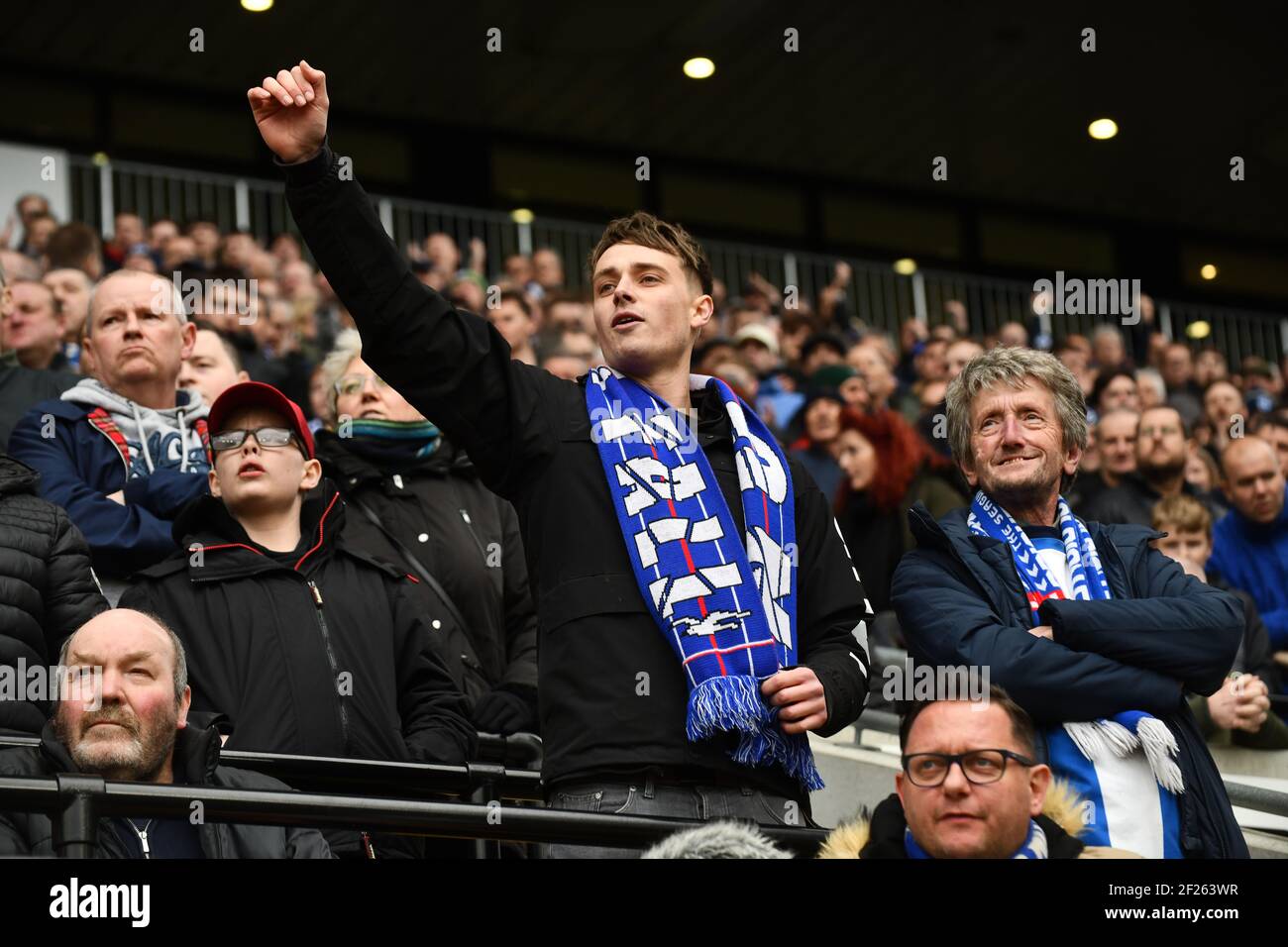 Brighton fans scarf hi-res stock photography and images - Alamy