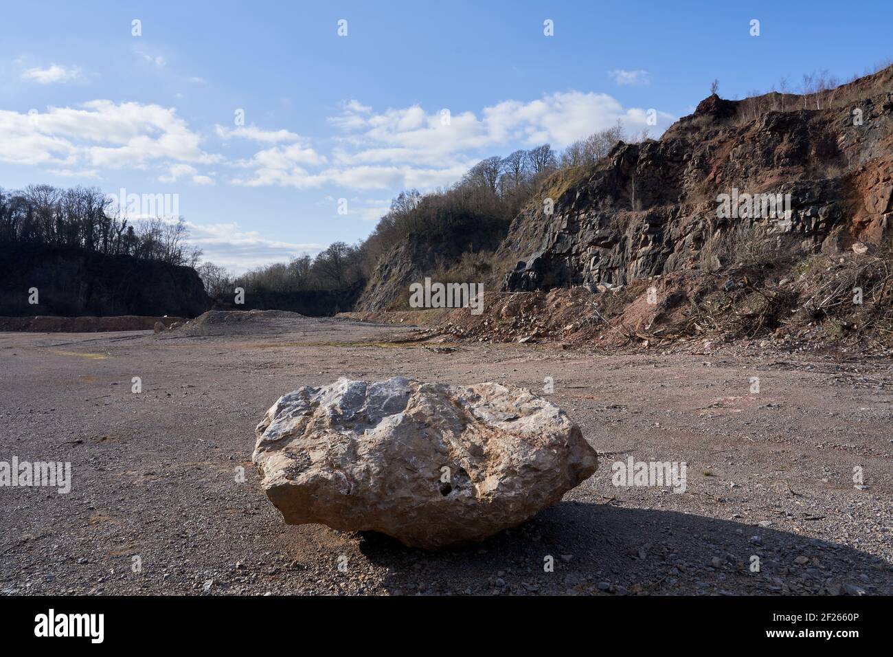 Limestone quarry in Creigiau, South Wales Stock Photo - Alamy