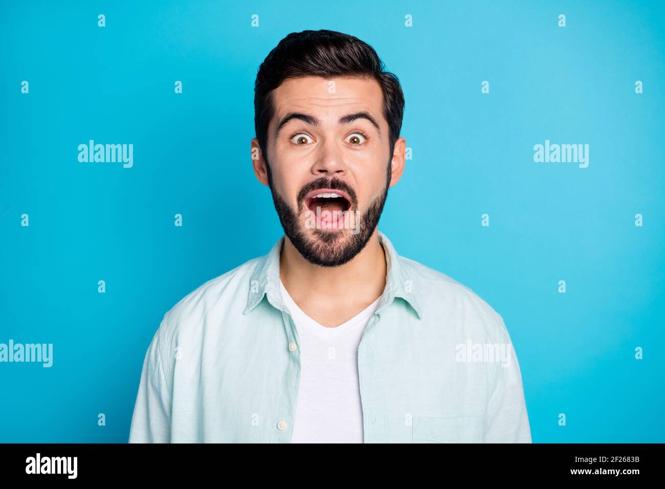 Handsomeyoung hi-res stock photography and images - Alamy