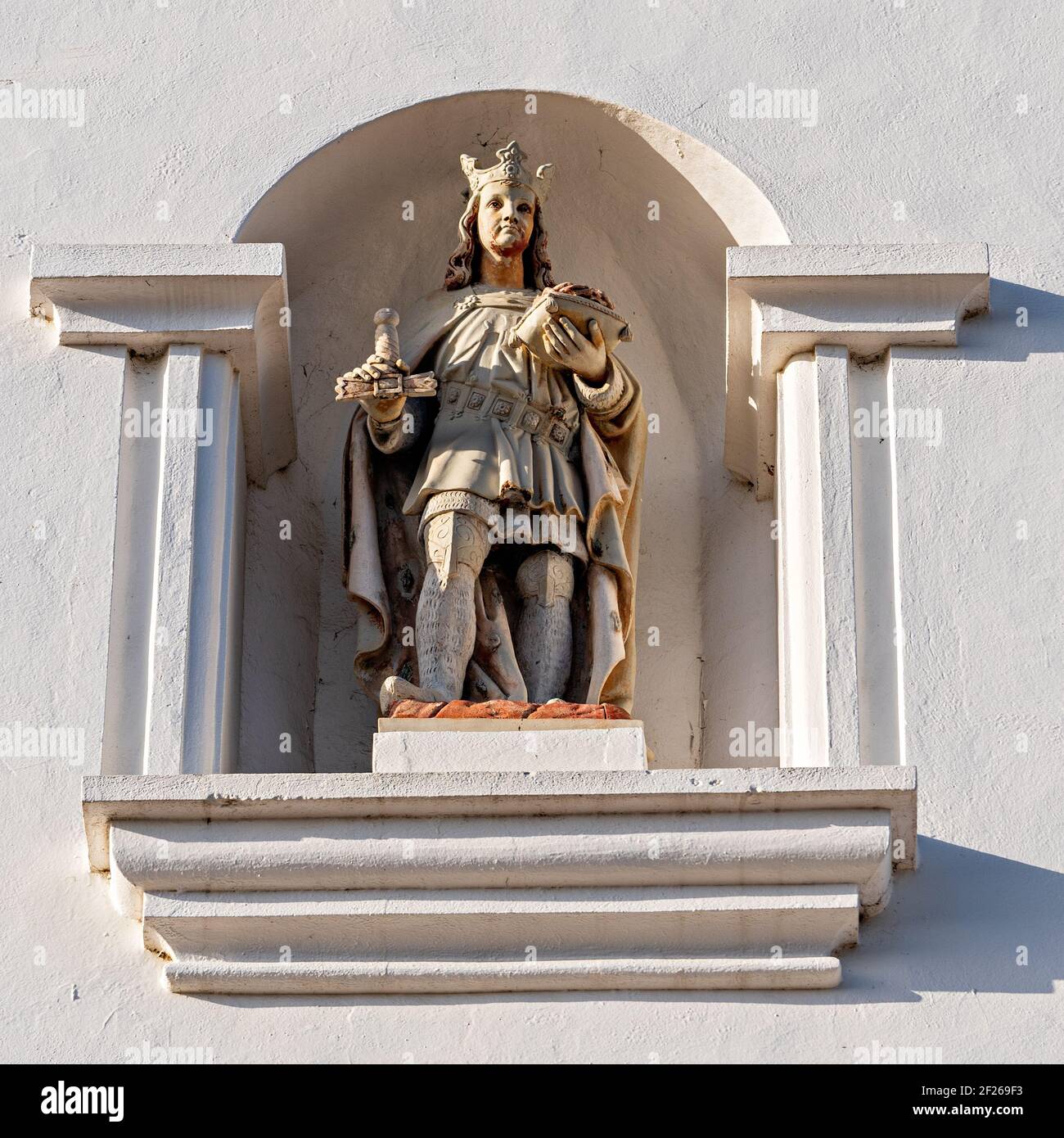 Statue alcove hi-res stock photography and images - Alamy