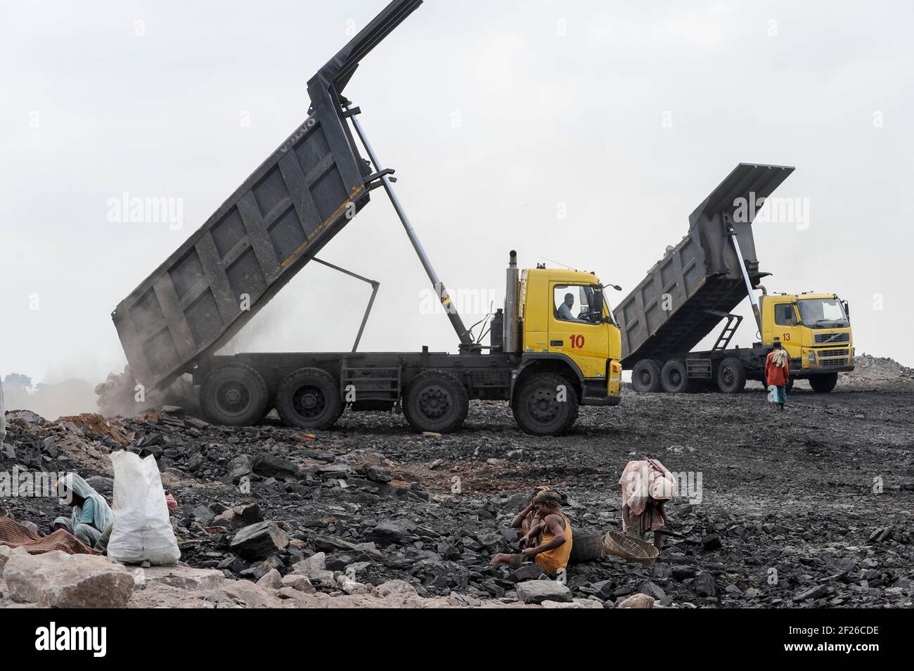 India waste picker hi-res stock photography and images - Alamy