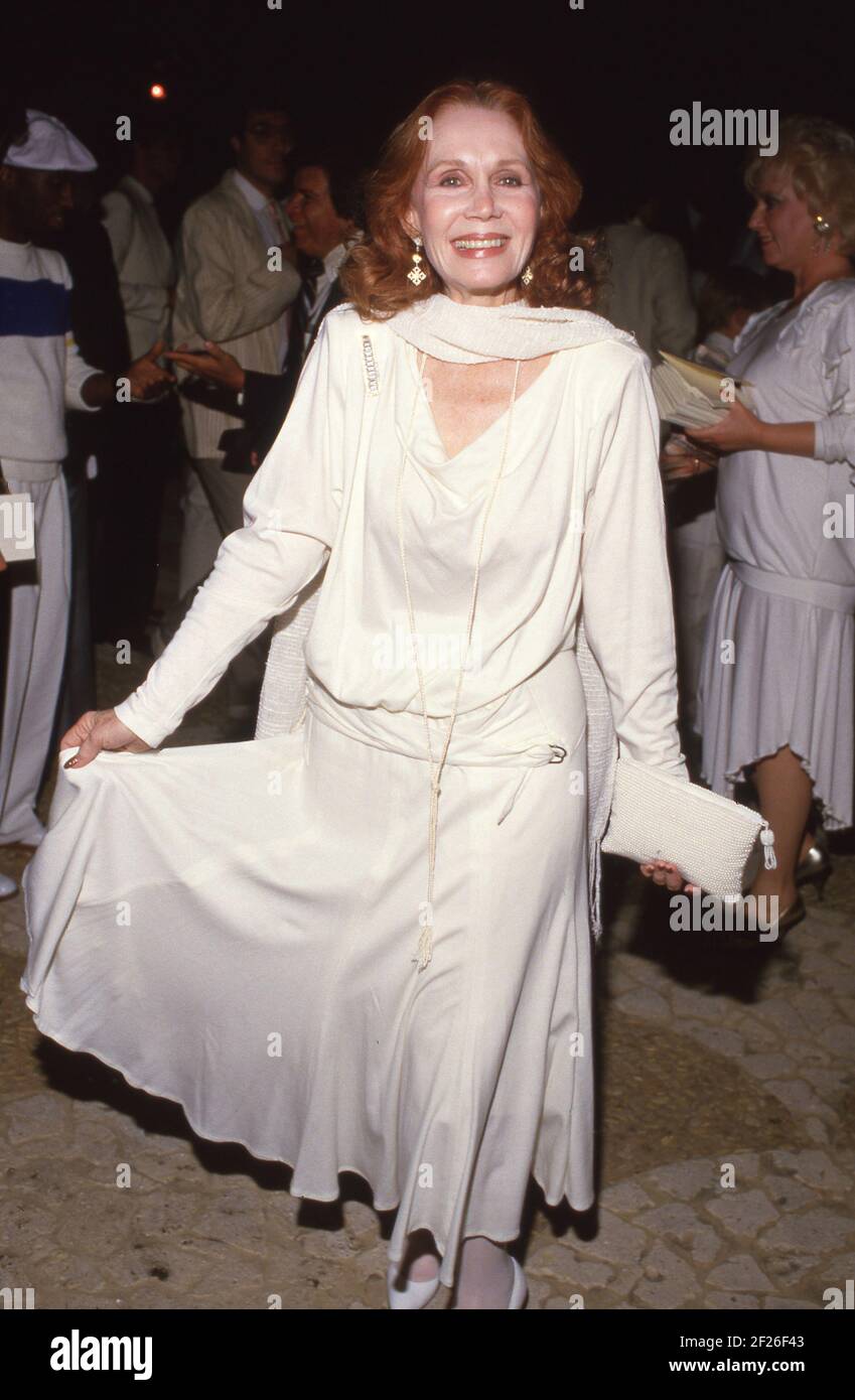 Katherine helmond hi-res stock photography and images - Alamy