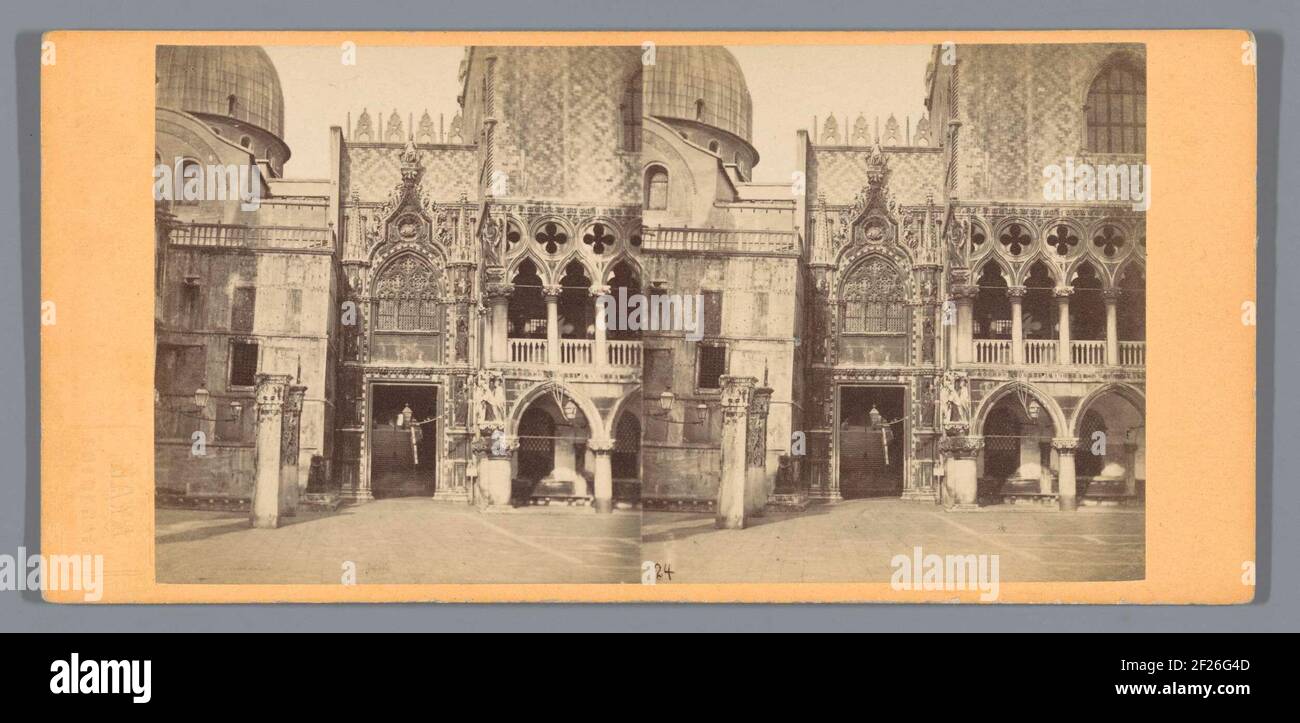 Entrance to the Doge Palace in Venice Stock Photo - Alamy