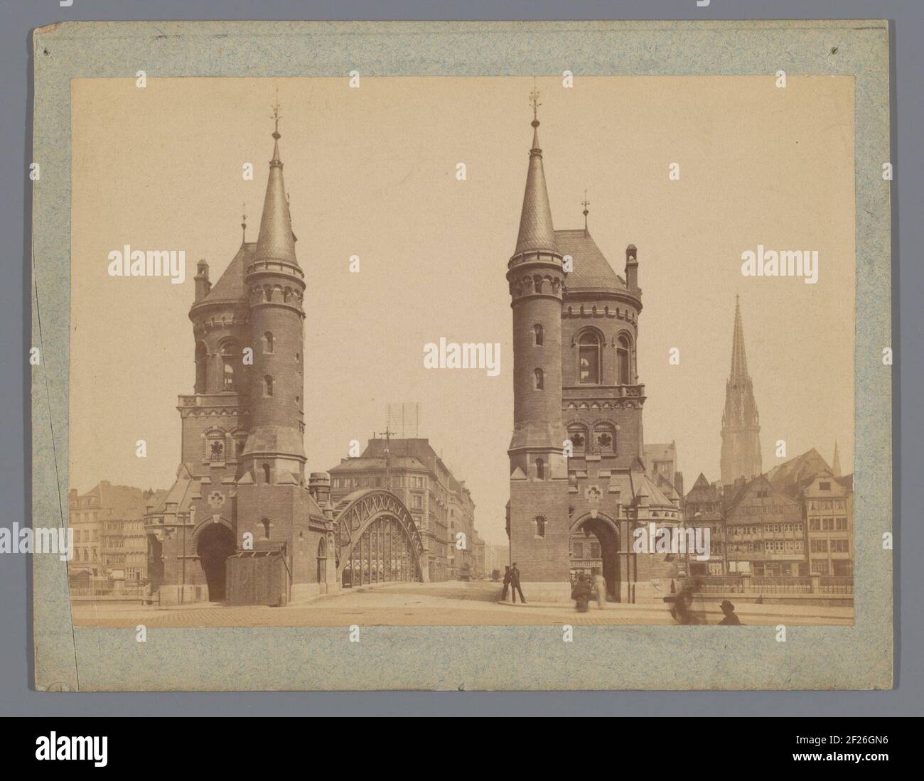 Side towers hi-res stock photography and images - Alamy