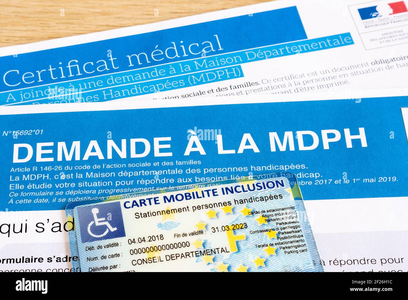 Mobility inclusion card - Parking for disabled people in France, and ...