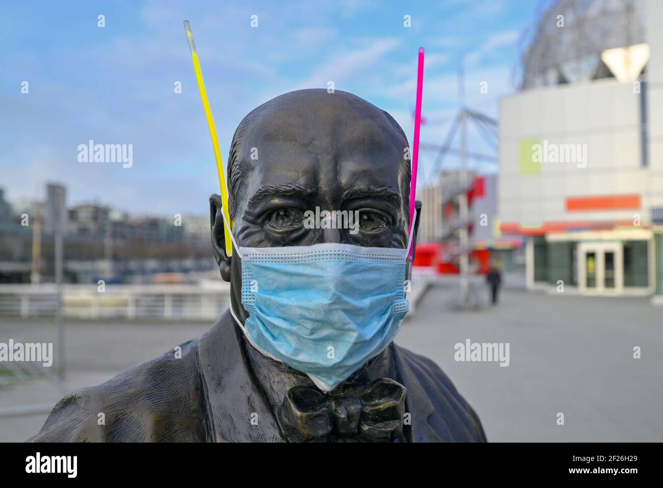 Artist sculptor ruth abernethy hi-res stock photography and images - Alamy