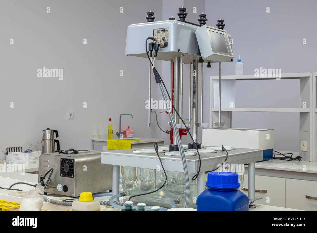 Dissolution testing systems for tablets, capsules and other dosage ...