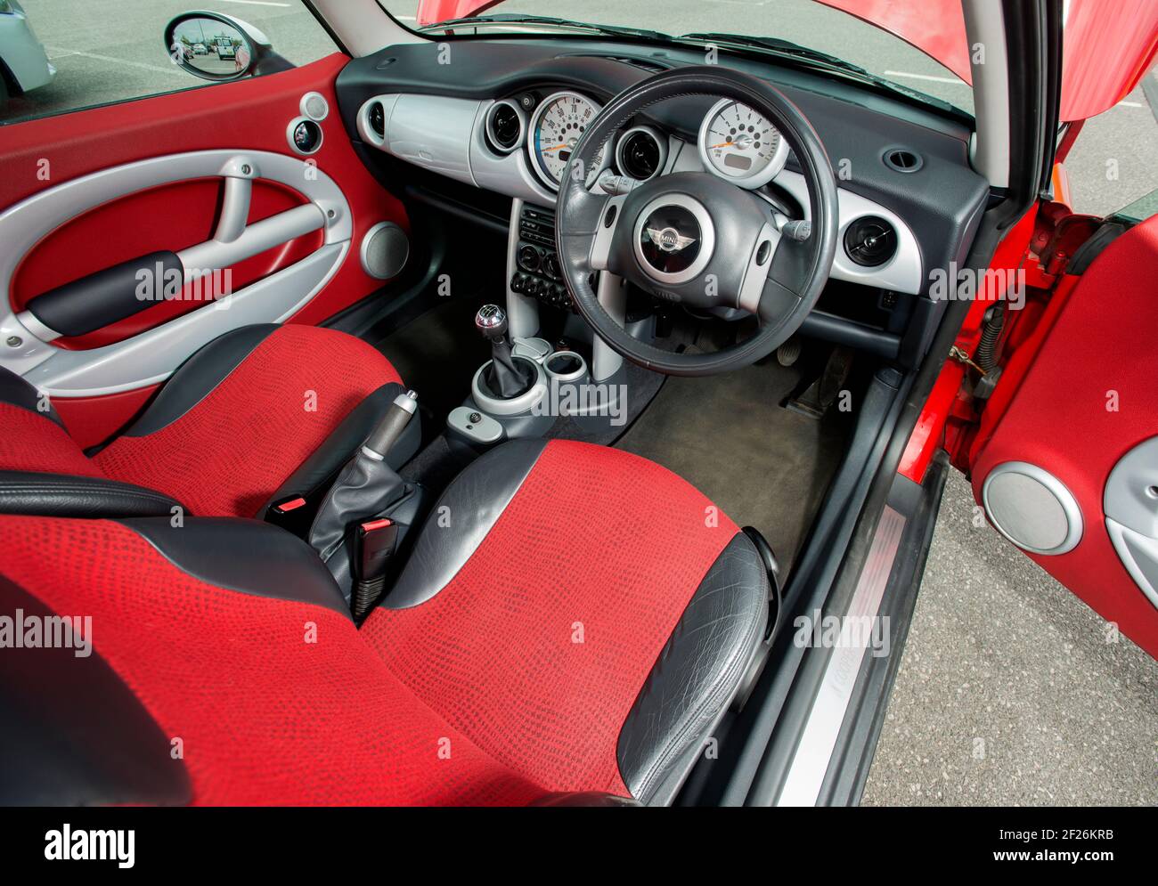 Early (April) 2001 pre-production R50 shape BMW MINI Coopers at the ...