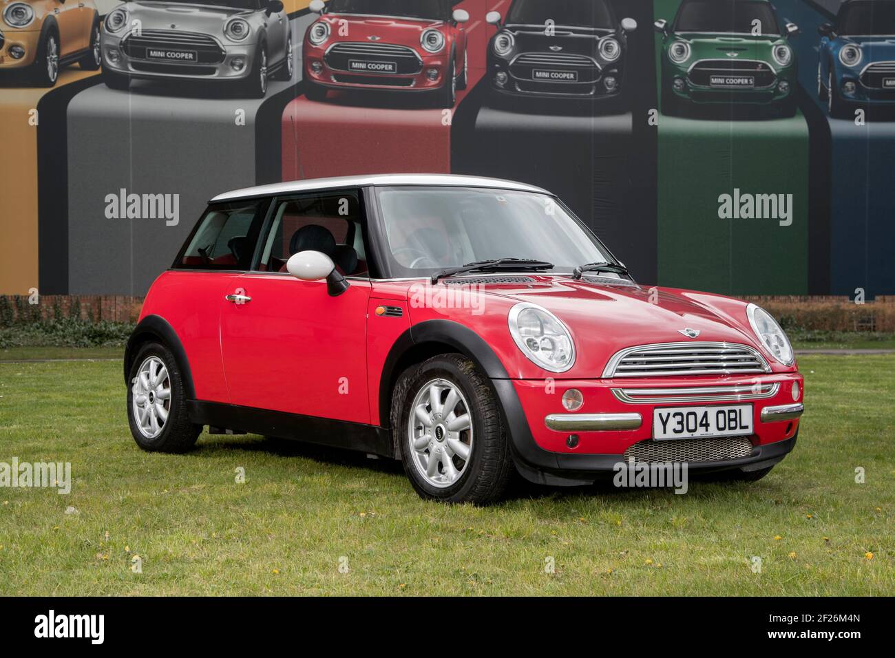 Early (April) 2001 pre-production R50 shape BMW MINI Coopers at the ...