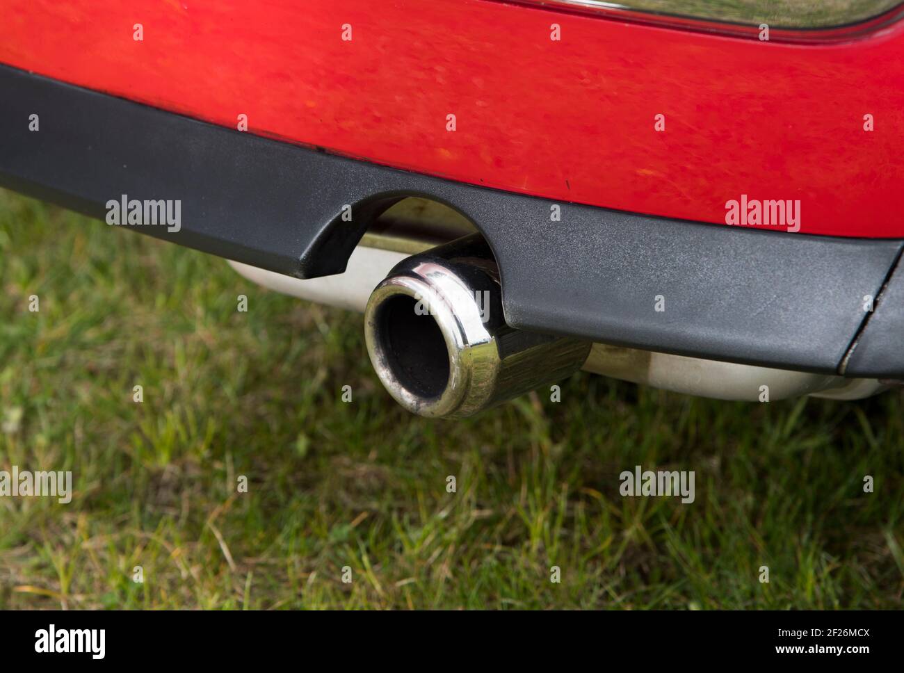 Early (April) 2001 pre-production R50 shape BMW MINI Coopers at the ...