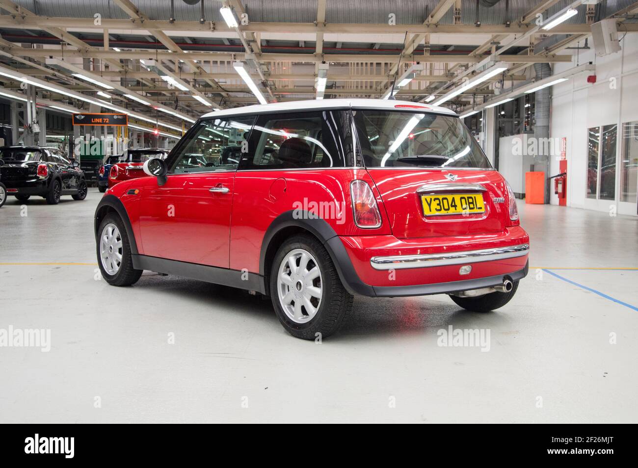 Early (April) 2001 pre-production R50 shape BMW MINI Coopers at the ...