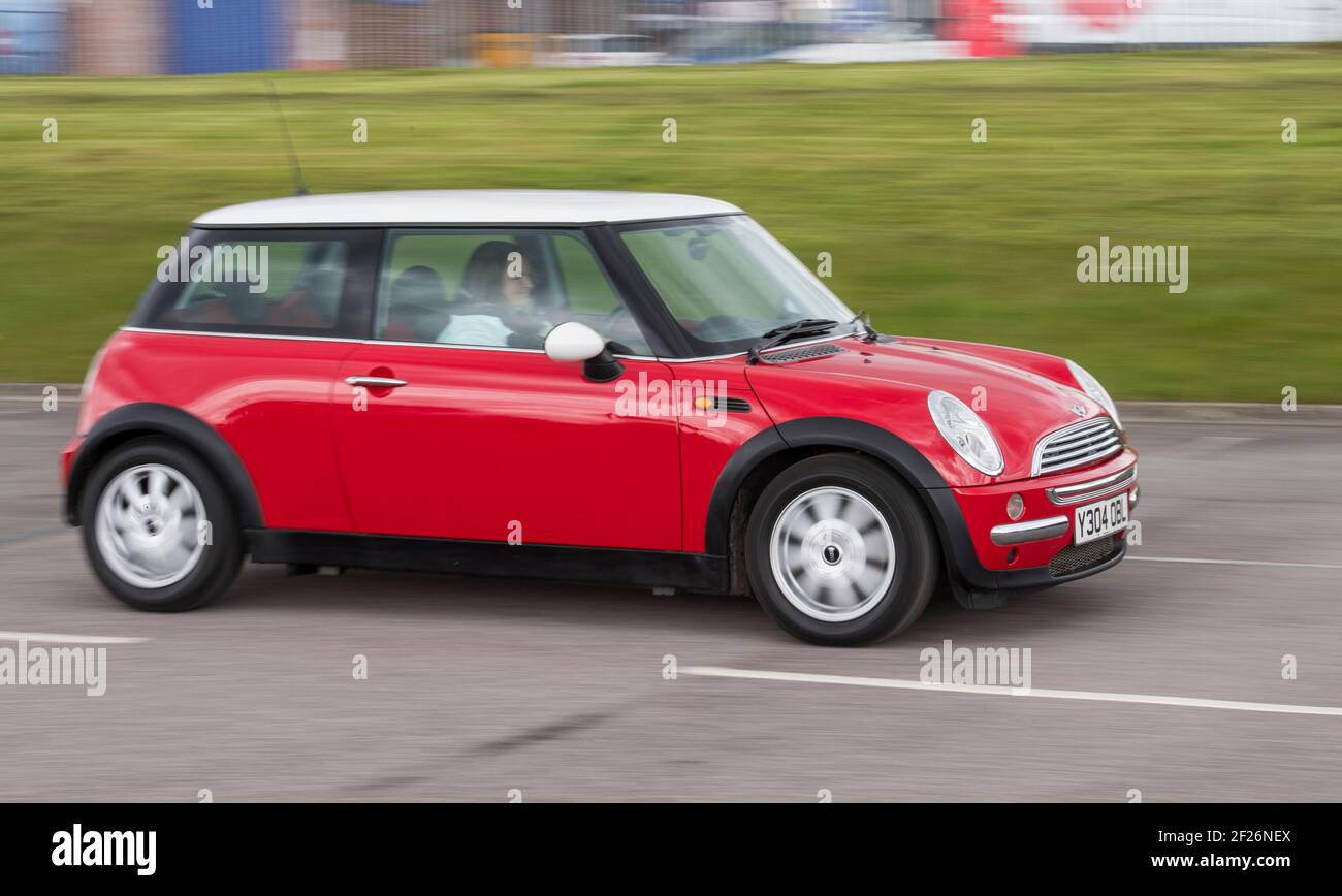Early (April) 2001 pre-production R50 shape BMW MINI Coopers at the ...