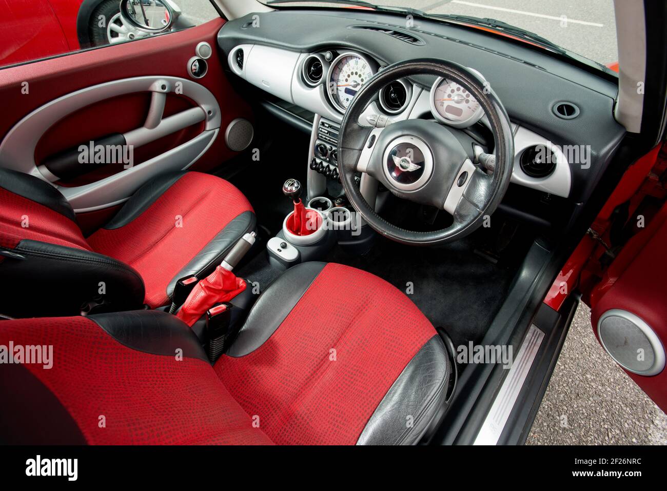 Early (April) 2001 pre-production R50 shape BMW MINI Coopers at the ...