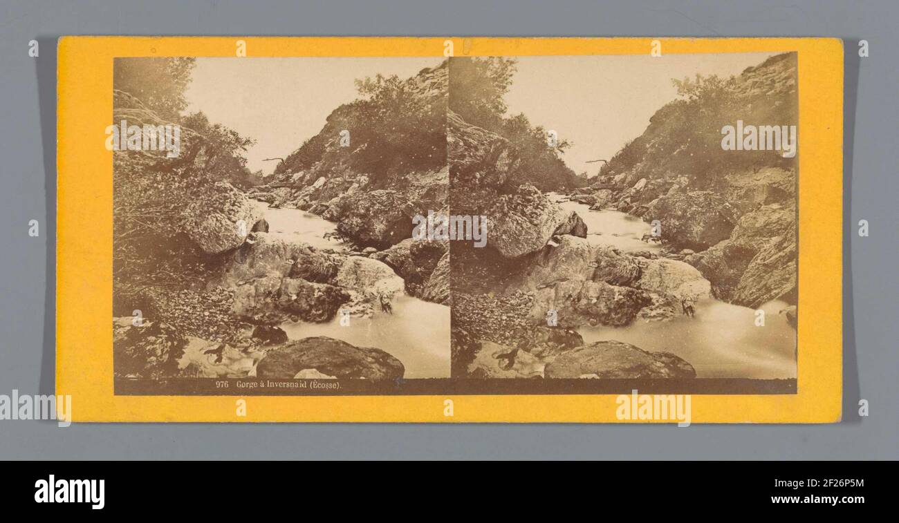 River with rocks in inveriid; Gorge à inversnaid (ÈCOSSE Stock Photo ...