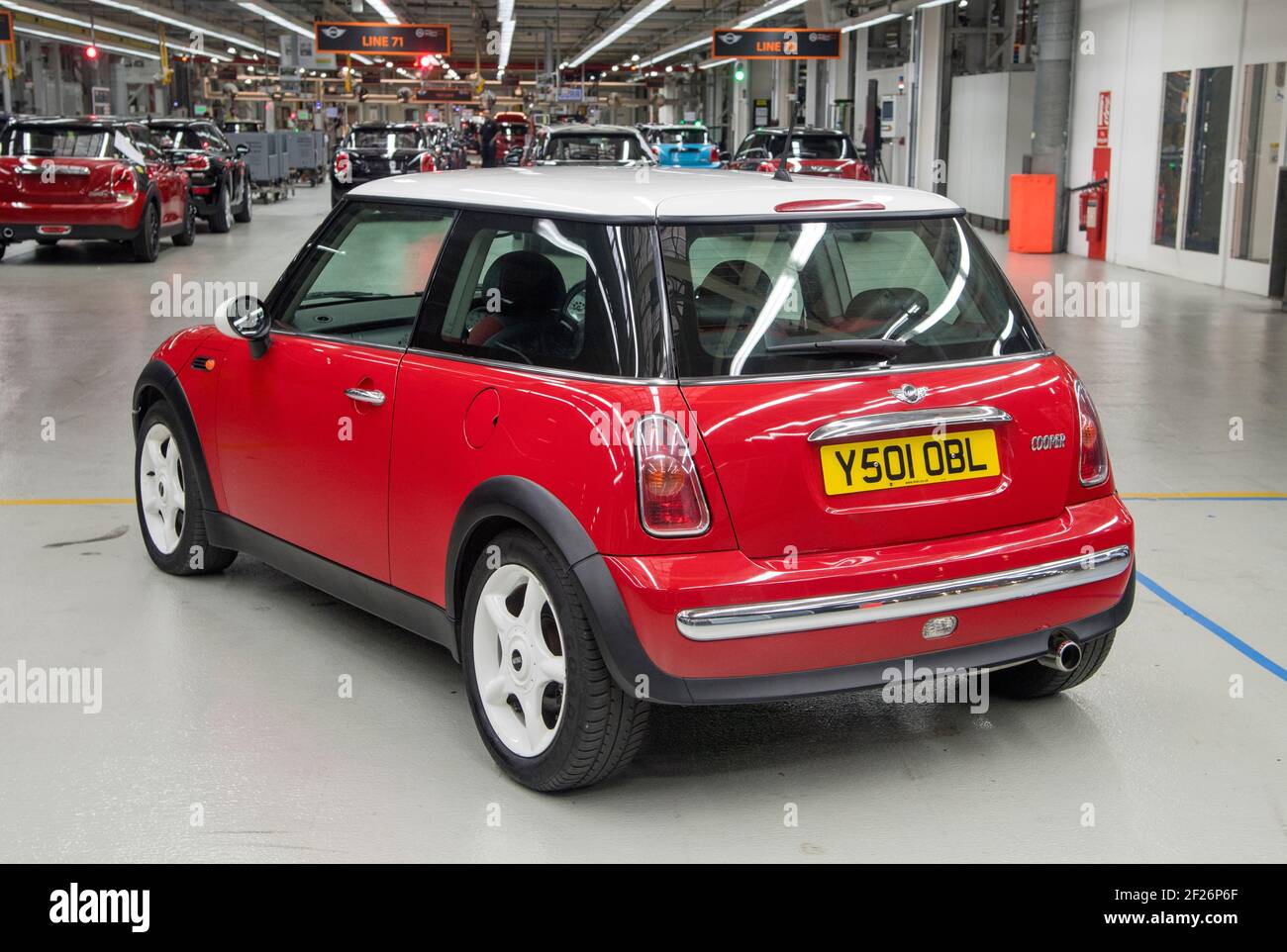 Early (April) 2001 pre-production R50 shape BMW MINI Coopers at the ...
