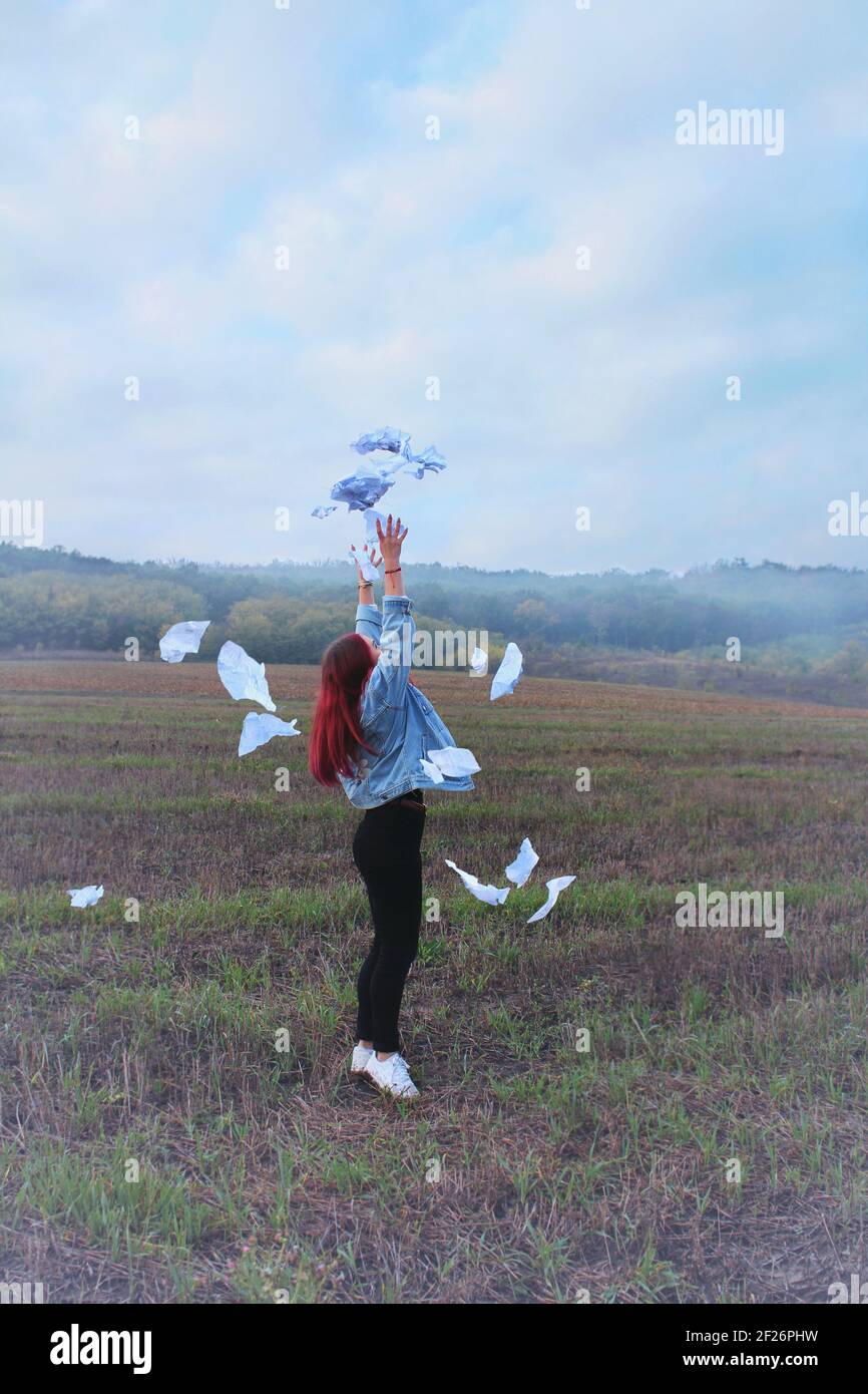 Throwing papers hi-res stock photography and images - Alamy