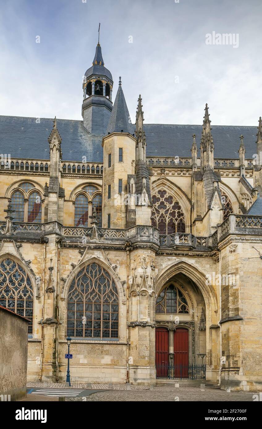 Nevers cathedral hi-res stock photography and images - Alamy