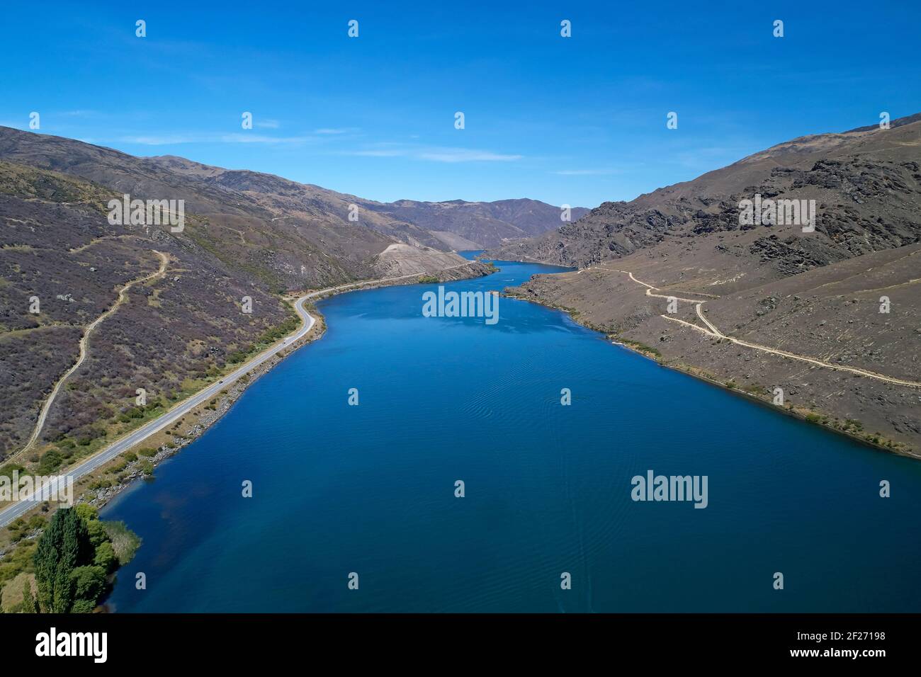 Lake dunstan trail new zealand hi-res stock photography and images - Alamy