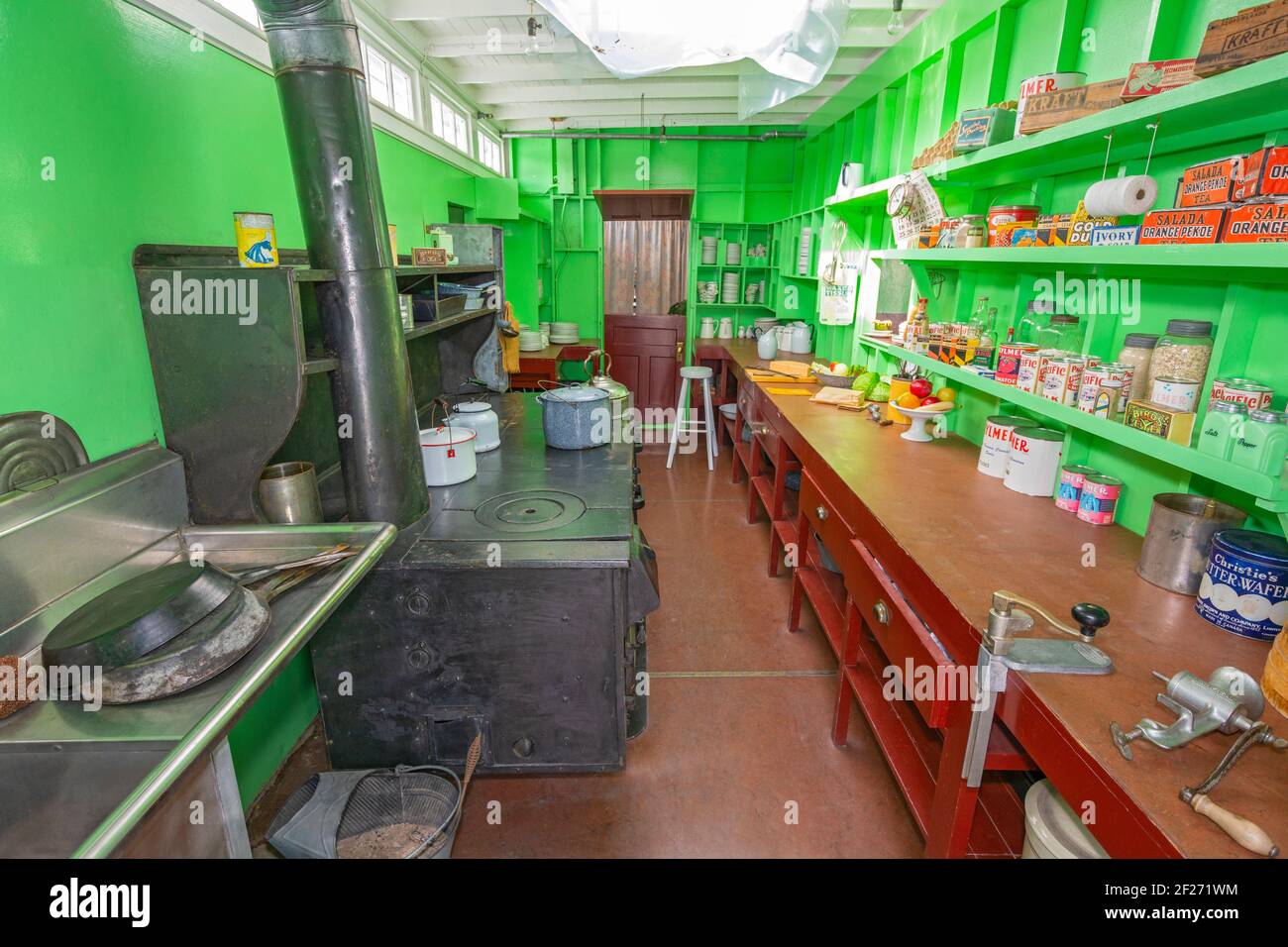 Ship kitchen galley hi-res stock photography and images - Alamy