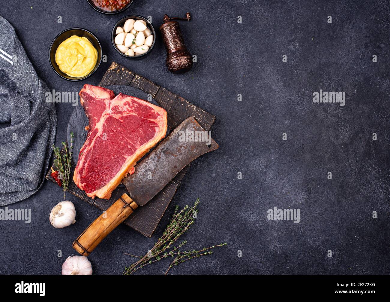 Uncooked t bone steak hi-res stock photography and images - Alamy