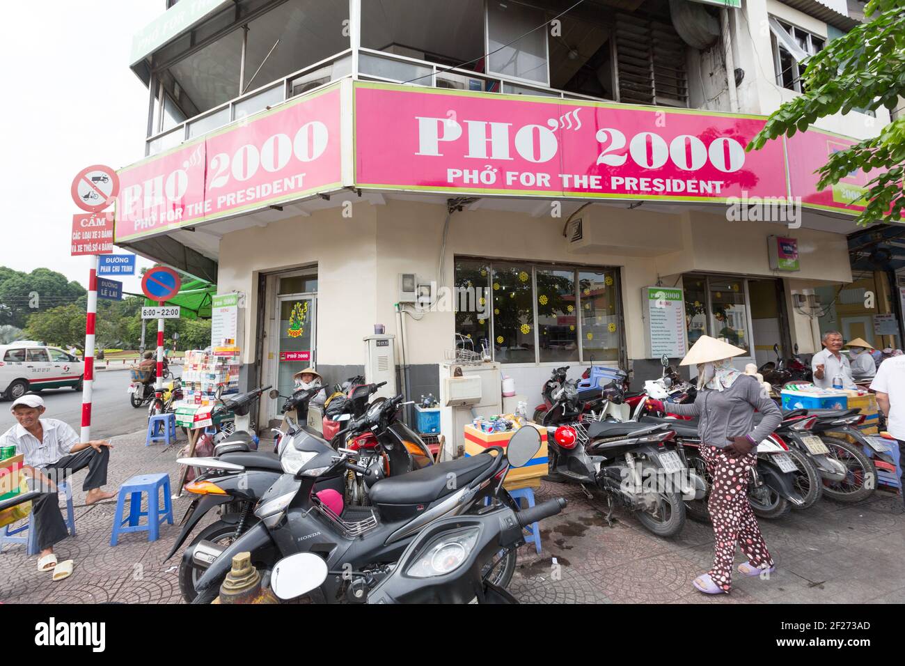 Vietnam, Ho Chi Minh City - Pho 2000 Pho shop Stock Photo - Alamy