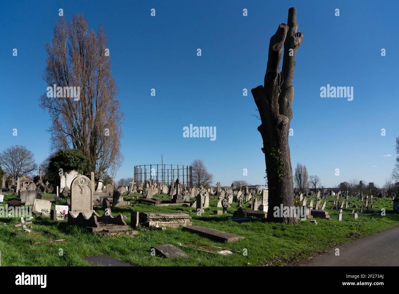 Kensal Green Cemetery Stock Photo - Alamy