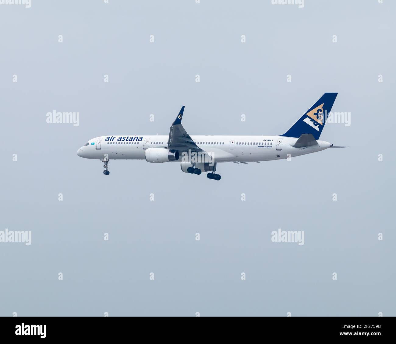 Tail boeing 757 jet aircraft hi-res stock photography and images - Alamy